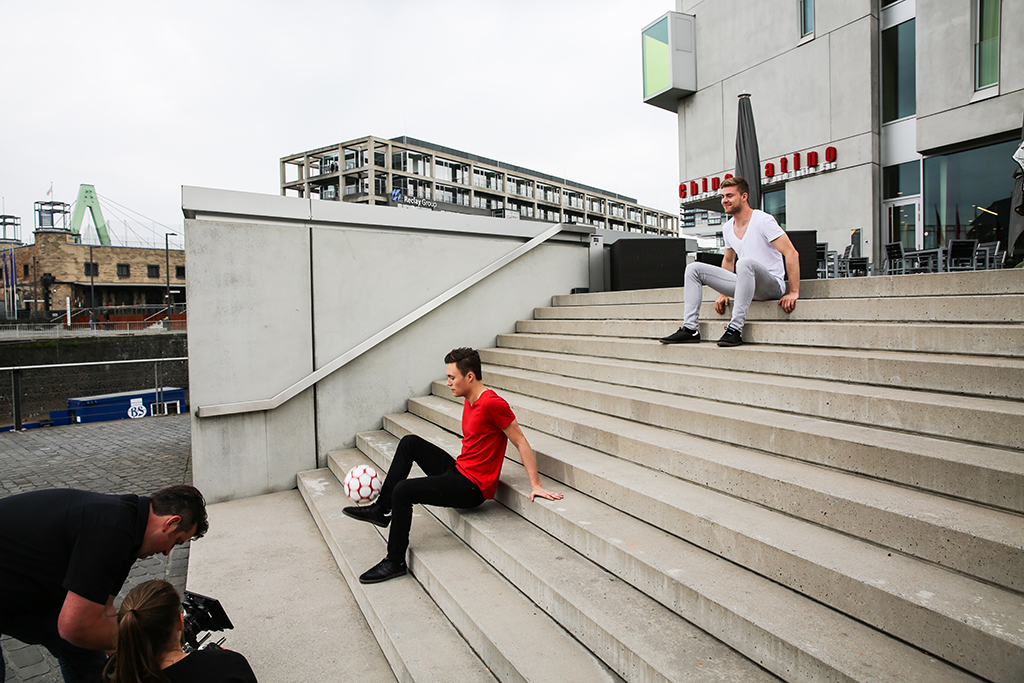 01_S2-Freestyler-Daniel Korte & René Mathussek_Dorma-Spot - Fussball ...